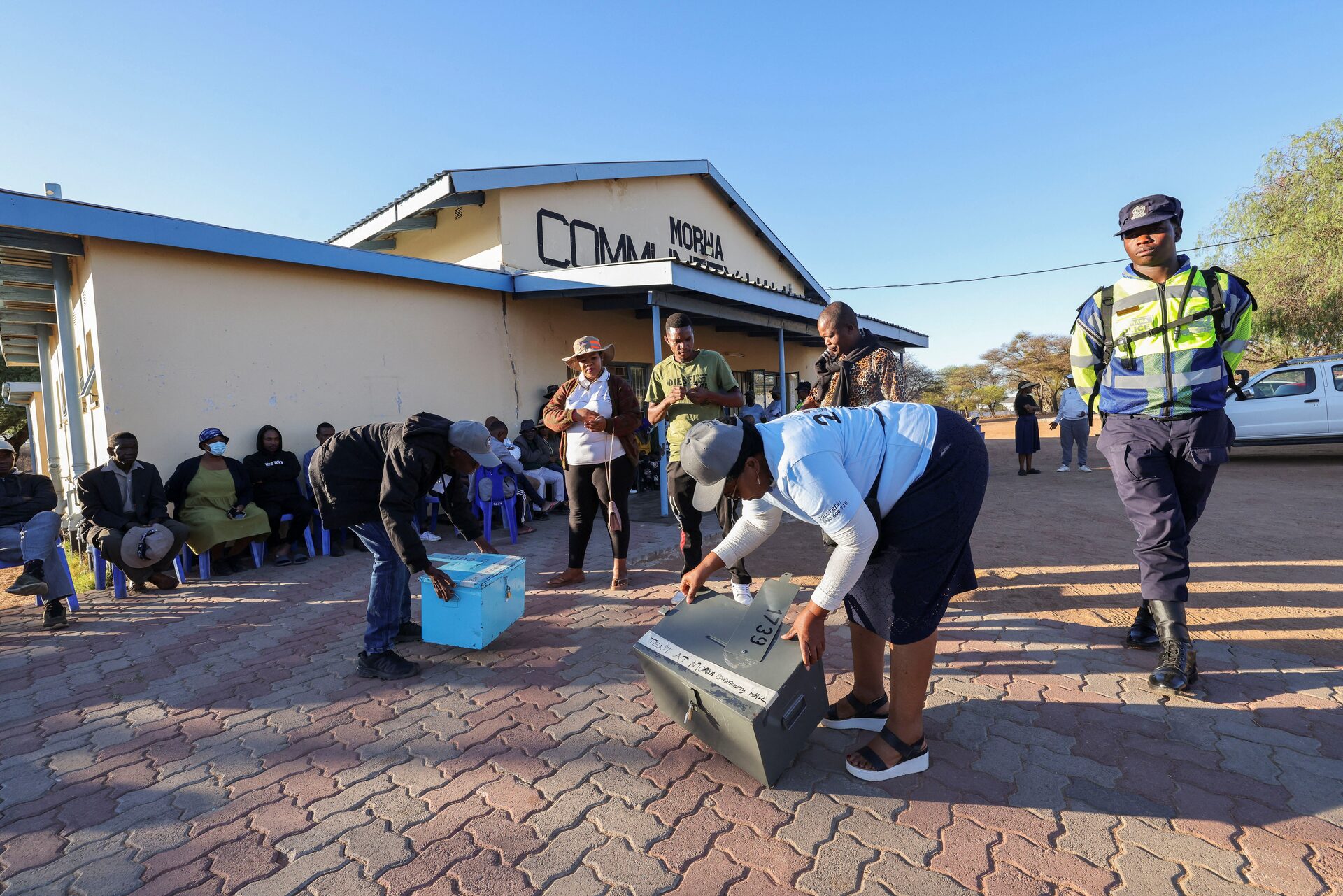 Botswana counts votes as Masisi seeks second term in office - Africa Feeds